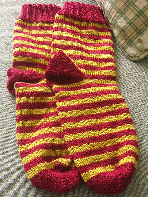 Ravelry: Horizontal Striped Socks pattern by Isela Phelps