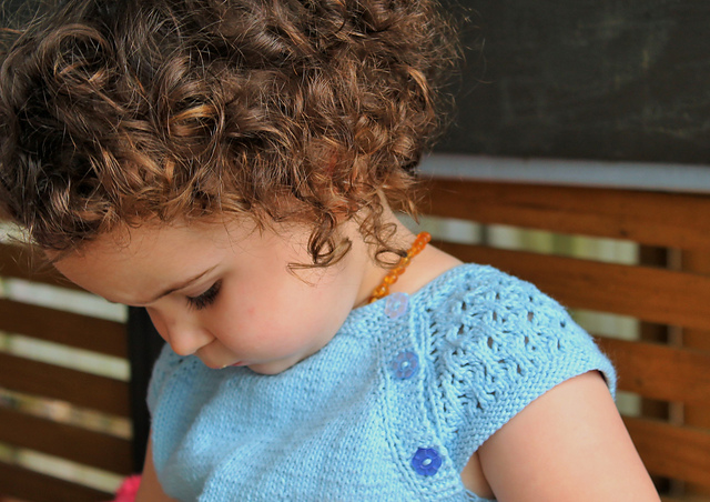 Ravelry: Quaintly - DK pattern by Kelly van Niekerk