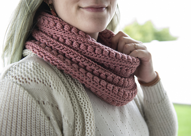 Ravelry: The Carnation Cowl pattern by Hailey Bailey