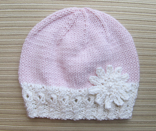Ravelry: Hat with a Large Snowflake pattern by Yelena Chen
