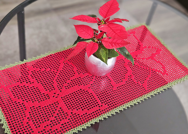 Ravelry: Poinsettia Table Runner pattern by Raine Eimre