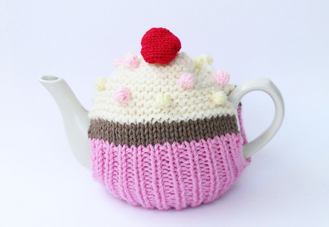 Ravelry: Cupcake Tea Cosy-Cozy pattern by Louise Bollanos