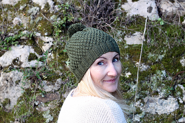 Ravelry: Irish Moss Beanie Hat pattern by Louise Bollanos