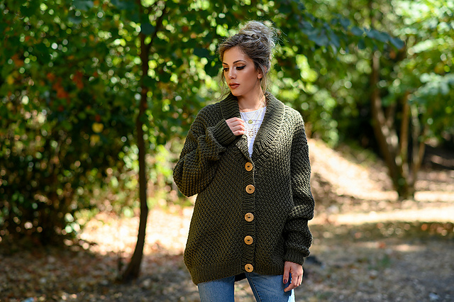 Ravelry: Irish Moss Stitch Cardigan pattern by Louise Bollanos