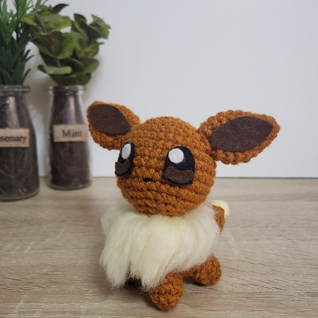 Ravelry: Eevee amigurumi pattern by Isl Han