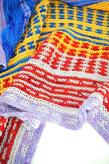 Ravelry: Checkerboard Triangle pattern by Iris Schreier