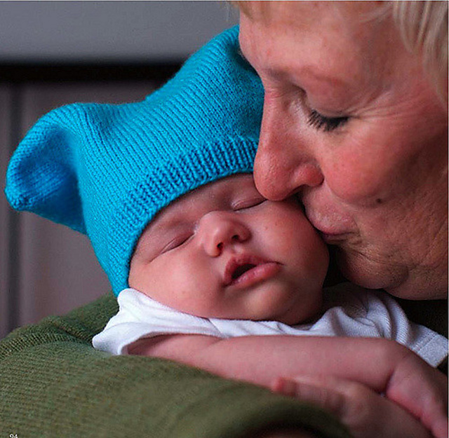 Ravelry: Square-Top Hat and Mitts pattern by Hannah Fettig