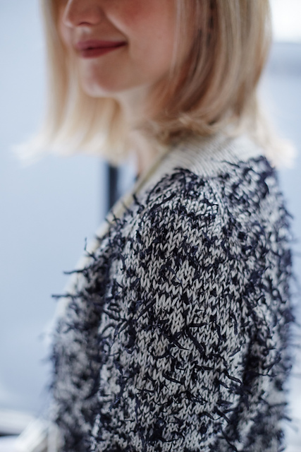 Ravelry: "Feather" Featherweight pattern by Hannah Fettig