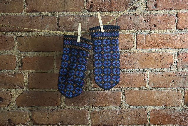 Ravelry: Gotland Mittens pattern by Donna Kay