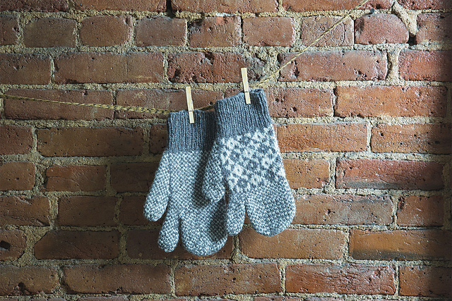 Ravelry: Newfoundland Mittens pattern by Andrea Babb
