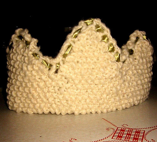 Ravelry: Knit Tiara pattern by Sarah Davitt