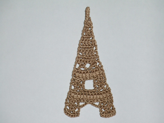 Ravelry: Tour Eiffel motif pattern by Chinami Horiba