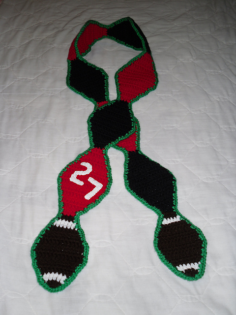 Ravelry: Football Scarf pattern by Dody Hall