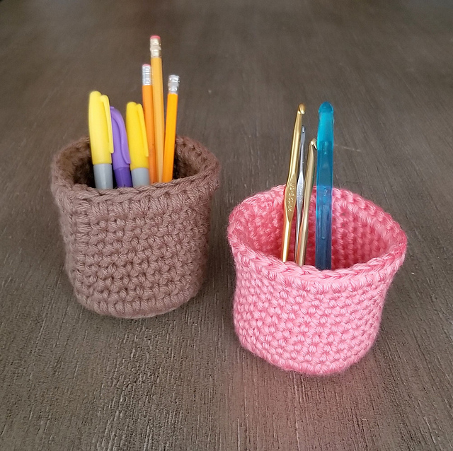 Ravelry: Pen Holder pattern by Michele Webb