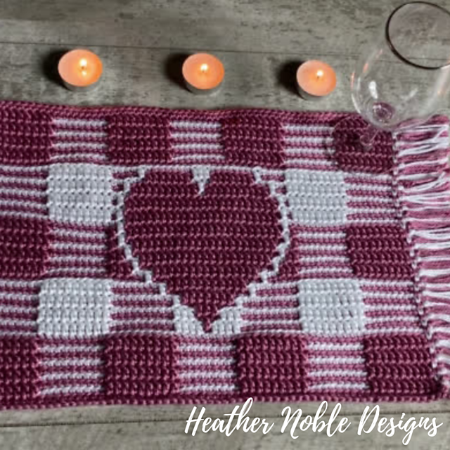 Ravelry: Gingham Heart Placemat pattern by Heather Noble