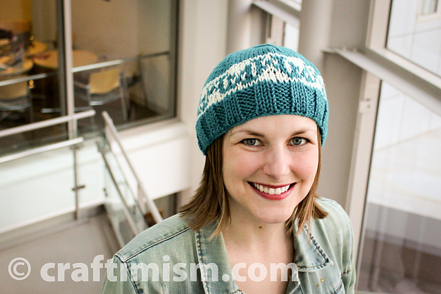 Ravelry: DNA double helix knit hat pattern by Heidi Arjes