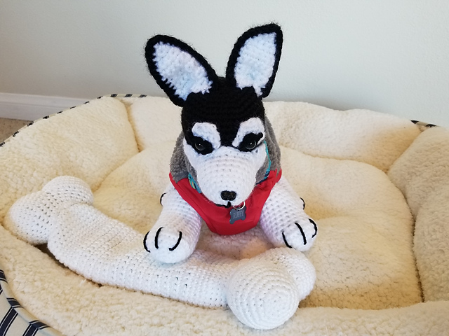 Ravelry: Small Amigurumi Siberian Husky Dog pattern by Helen Brady