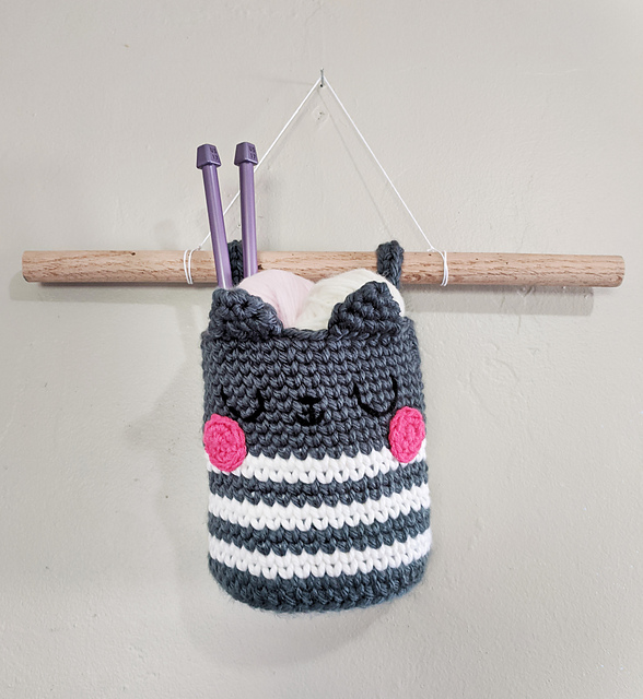 Ravelry: Hanging Cat Basket pattern by Hello Happy