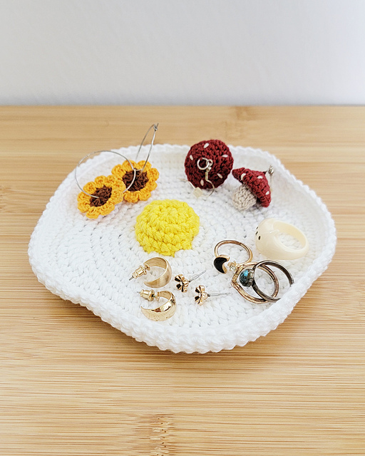 Ravelry: Egg Trinket Dish pattern by Hello Happy