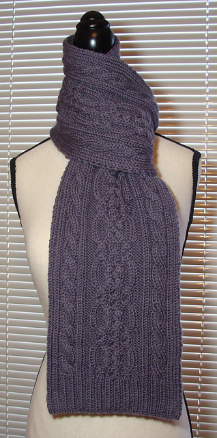 Ravelry: Violet scarf pattern by Alice Moreels