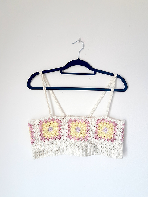 Ravelry: Granny squares crop top pattern by Marie Bruandet