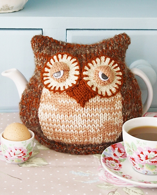 Ravelry: Morning Owl Tea Cosy pattern by Debi Birkin