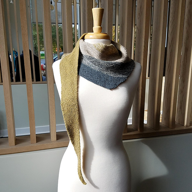 Ravelry: Tonal Triangle pattern by Hilary Hues