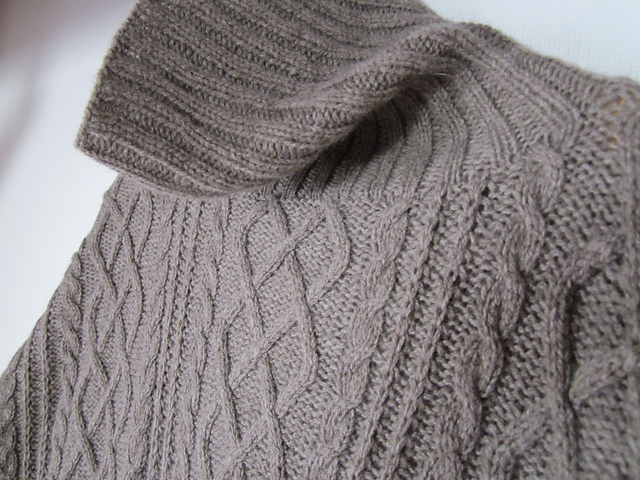 Ravelry: hiro25neko's Aran Tunic with Pockets