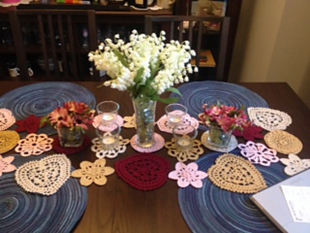 Ravelry: Hearts & flowers table runner pattern by Anchor