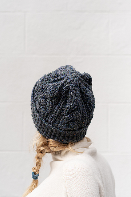 Ravelry: Cabled Hat pattern by Hobbydingen