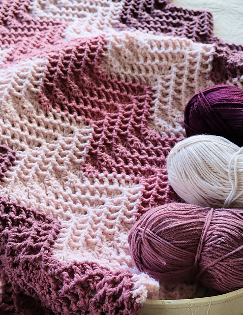 Ravelry: hollanddesigns' Reversible Waffle Chevron Blanket