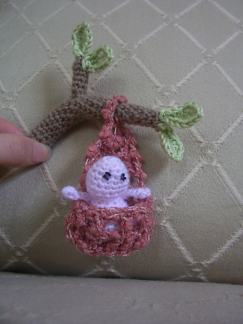 Ravelry: Baby in Stork Pouch pattern by Lisa van Klaveren