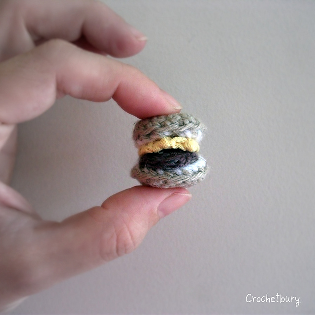 Ravelry: Mini Burger pattern by Lisa van Klaveren
