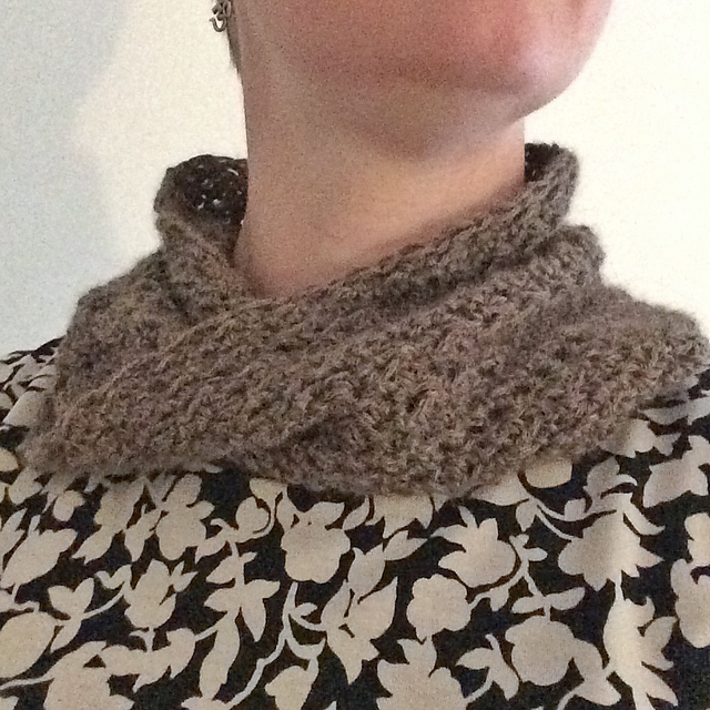 Ravelry: Möbius Cowl pattern by Holly