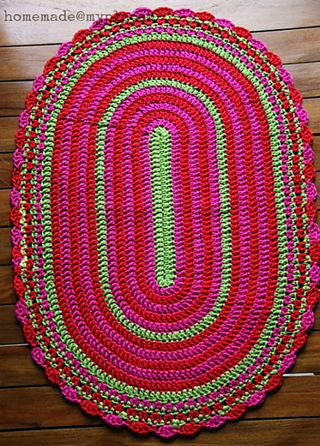 Ravelry: Oval Table Runner pattern by Alessandra Poggiagliolmi