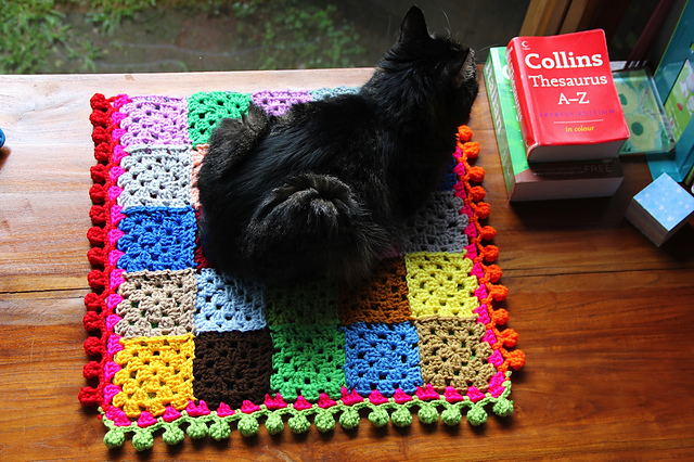 Ravelry: Granny Cat Mat pattern by Alessandra Poggiagliolmi
