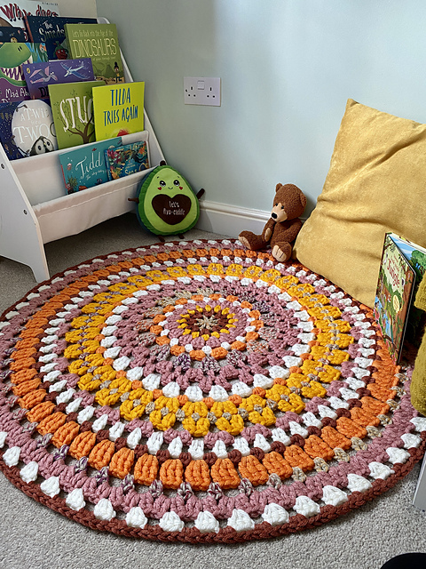 Ravelry: Around The Reading Rug pattern by Elizabeth Coxhead