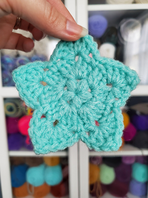 Ravelry: Simple Star pattern by HooknBobbin