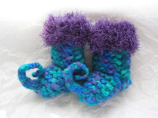 Ravelry: Curly-Toed Elf Slippers pattern by Kate Sokoloff