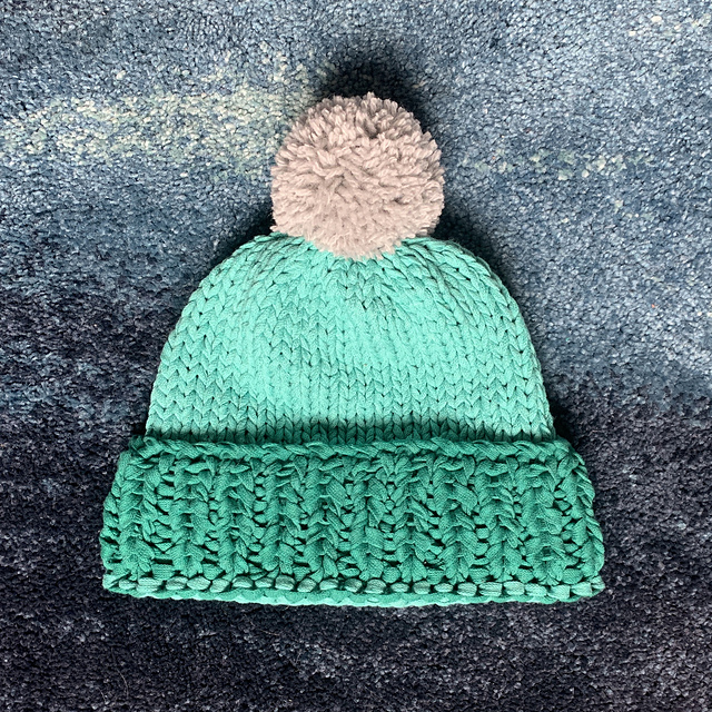 Ravelry: Ribeanie pattern by Heather Shawberry