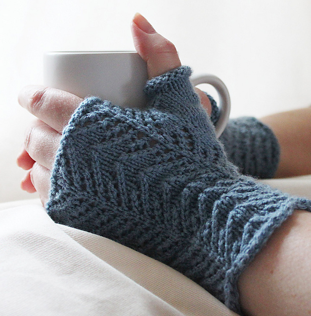 Ravelry: Twiglet Mitts pattern by Martine Ellis
