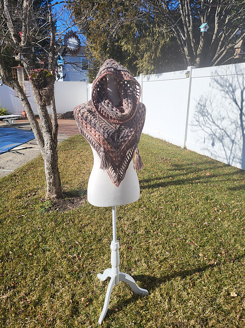 Ravelry: iamtheyarnchik's Gran'dana Cowl Hood