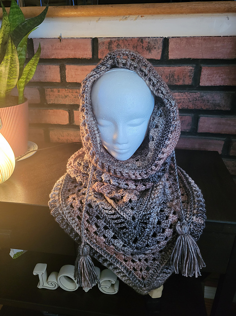 Ravelry: iamtheyarnchik's Gran'dana Cowl Hood