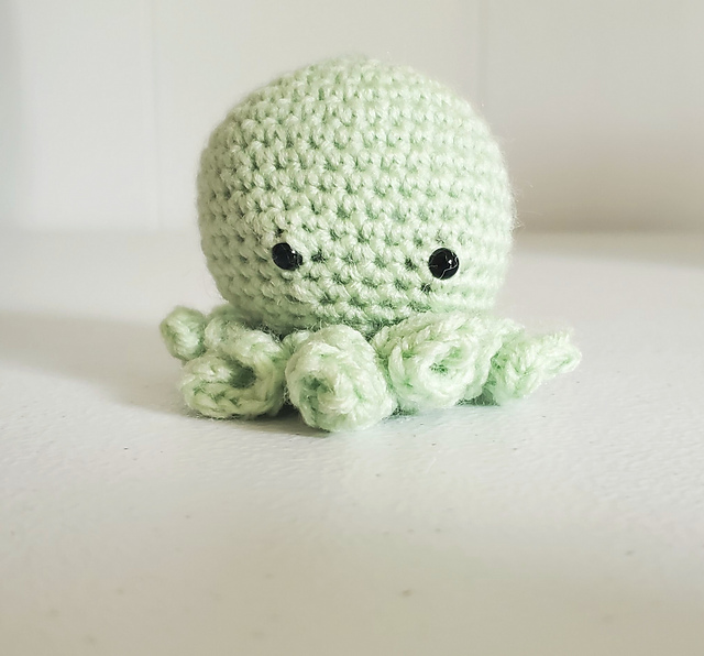 Ravelry: iamtheyarnchik's Squid army (octopus)