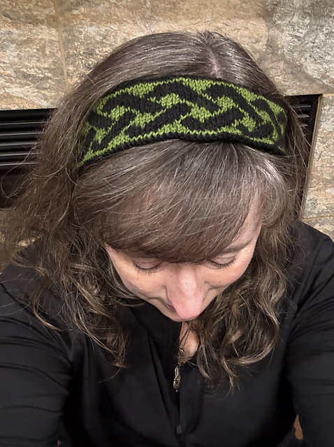 Ravelry: Celtic Knot Headband pattern by Iris Fagerland
