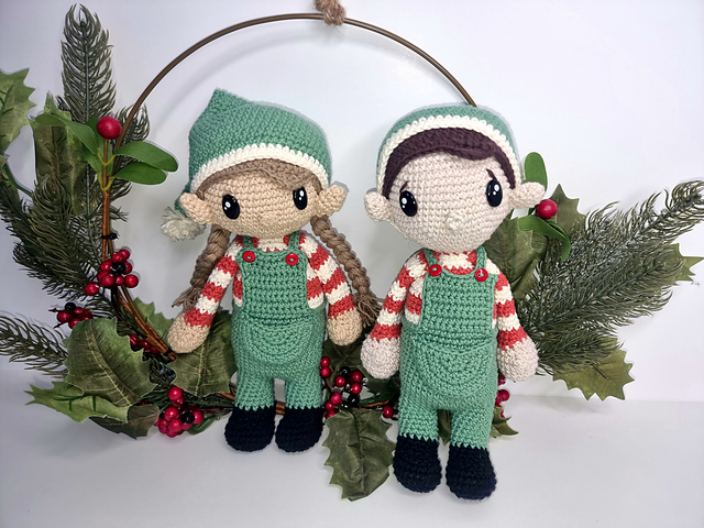 Ravelry: Amigurumi Christmas elves pattern by Lucy Anwar