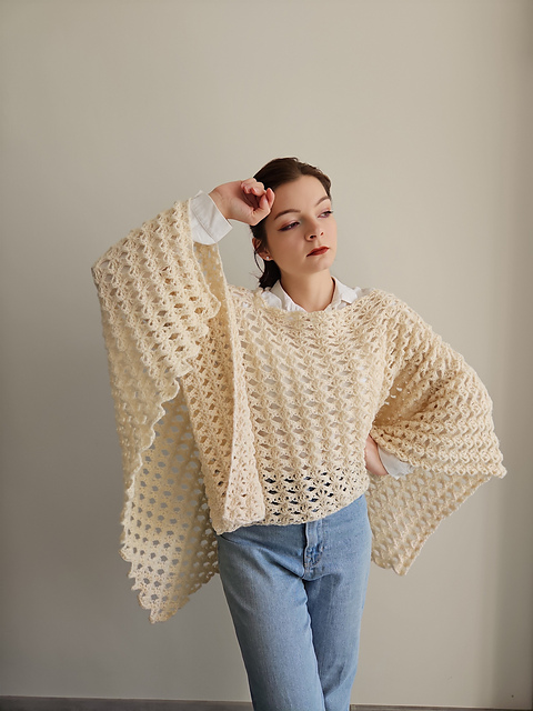Ravelry: Ber Poncho pattern by Izabela Firlová
