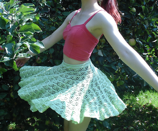 Ravelry: Tinkerbell skirt pattern by Izabela Firlová