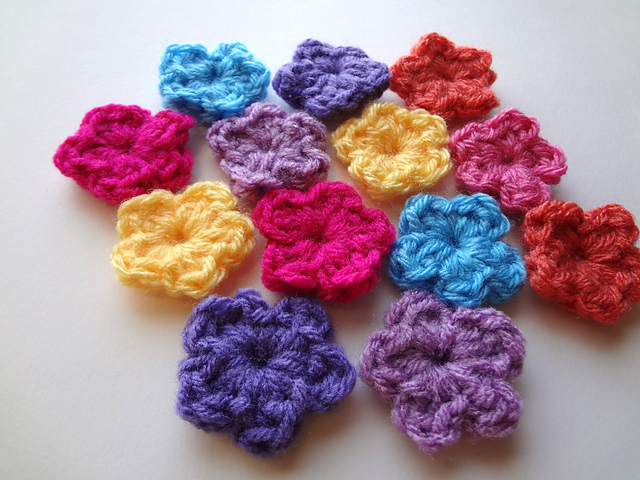 Ravelry: One Round Flowers pattern by Fiber Flux / Jennifer Dickerson
