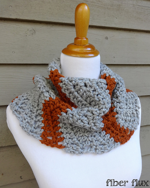 Ravelry: Hearthside Cowl pattern by Fiber Flux / Jennifer Dickerson